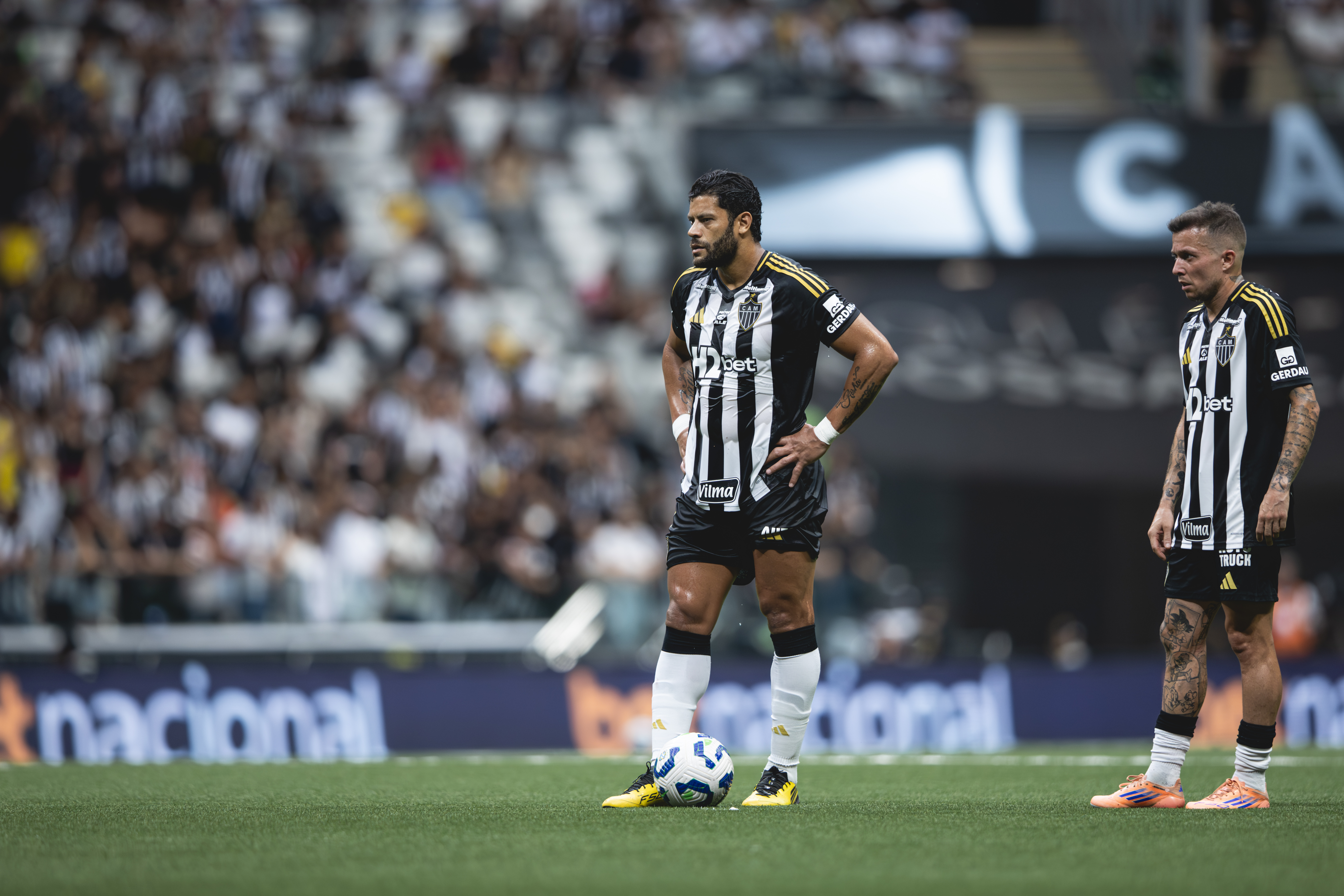 Sampaoli comenta futuro de Hulk no Atlético e cobra reforços para 2026