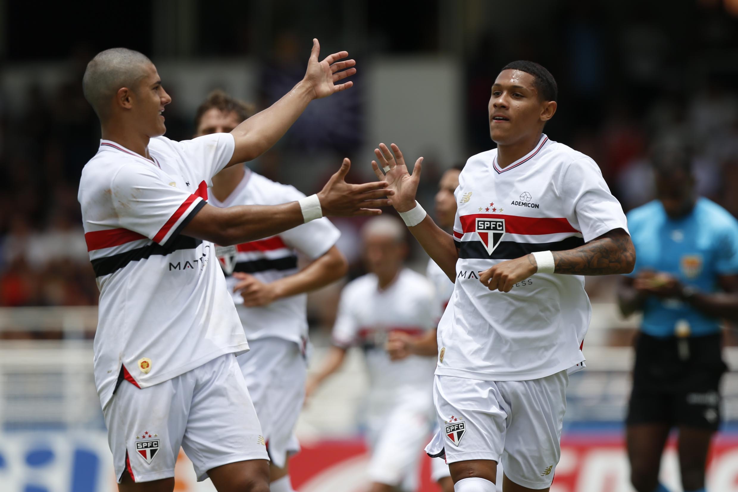 São Paulo vence o Independente-AP e garante vaga na segunda fase da ...