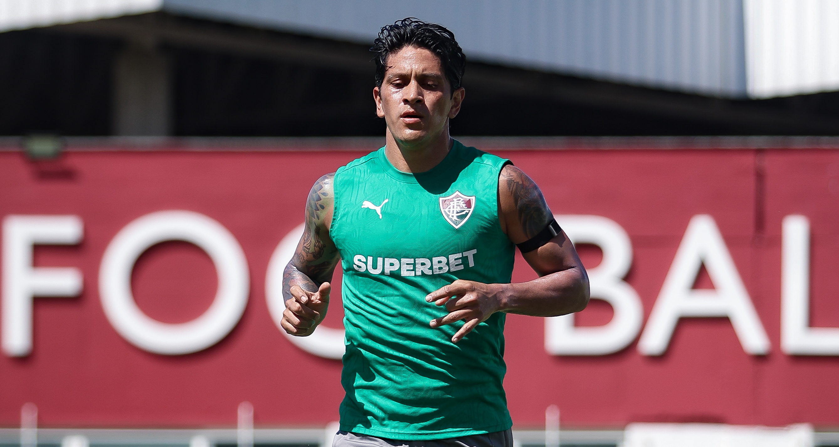 Cano, do Fluminense, sofre lesão no joelho e passará por cirurgia