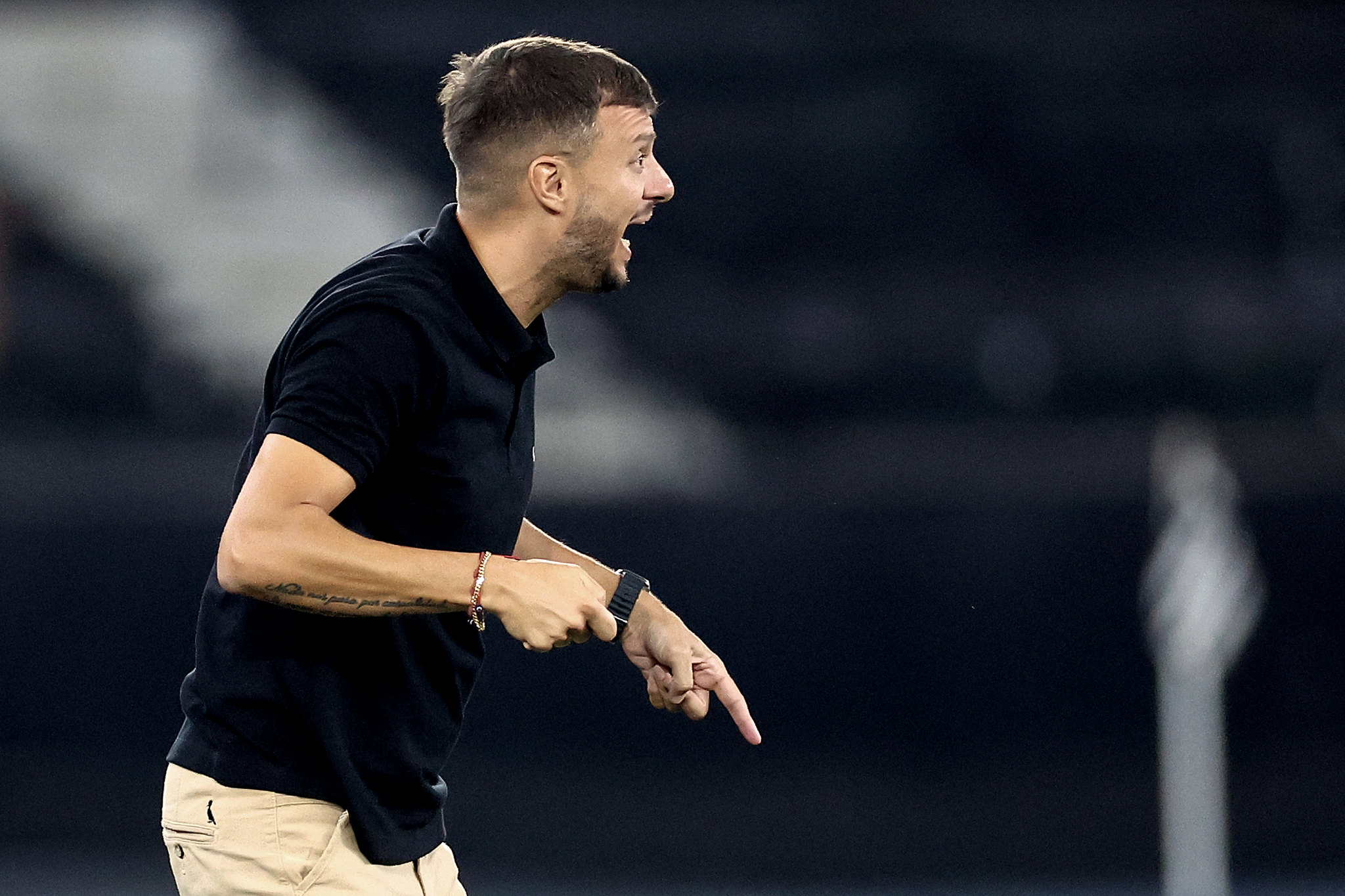 Anselmi destaca boa atuação do Botafogo na vitória contra Bangu ...