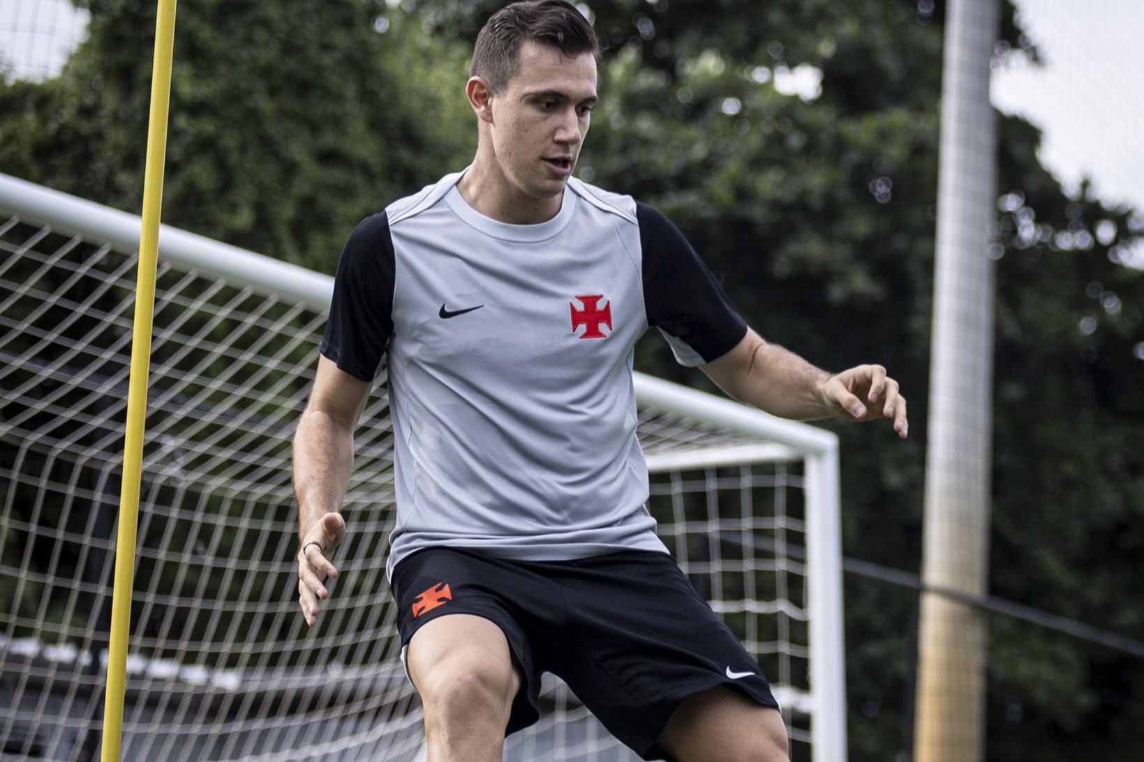Lucas Piton participa de treino do Vasco visando a temporada de 2026 ...