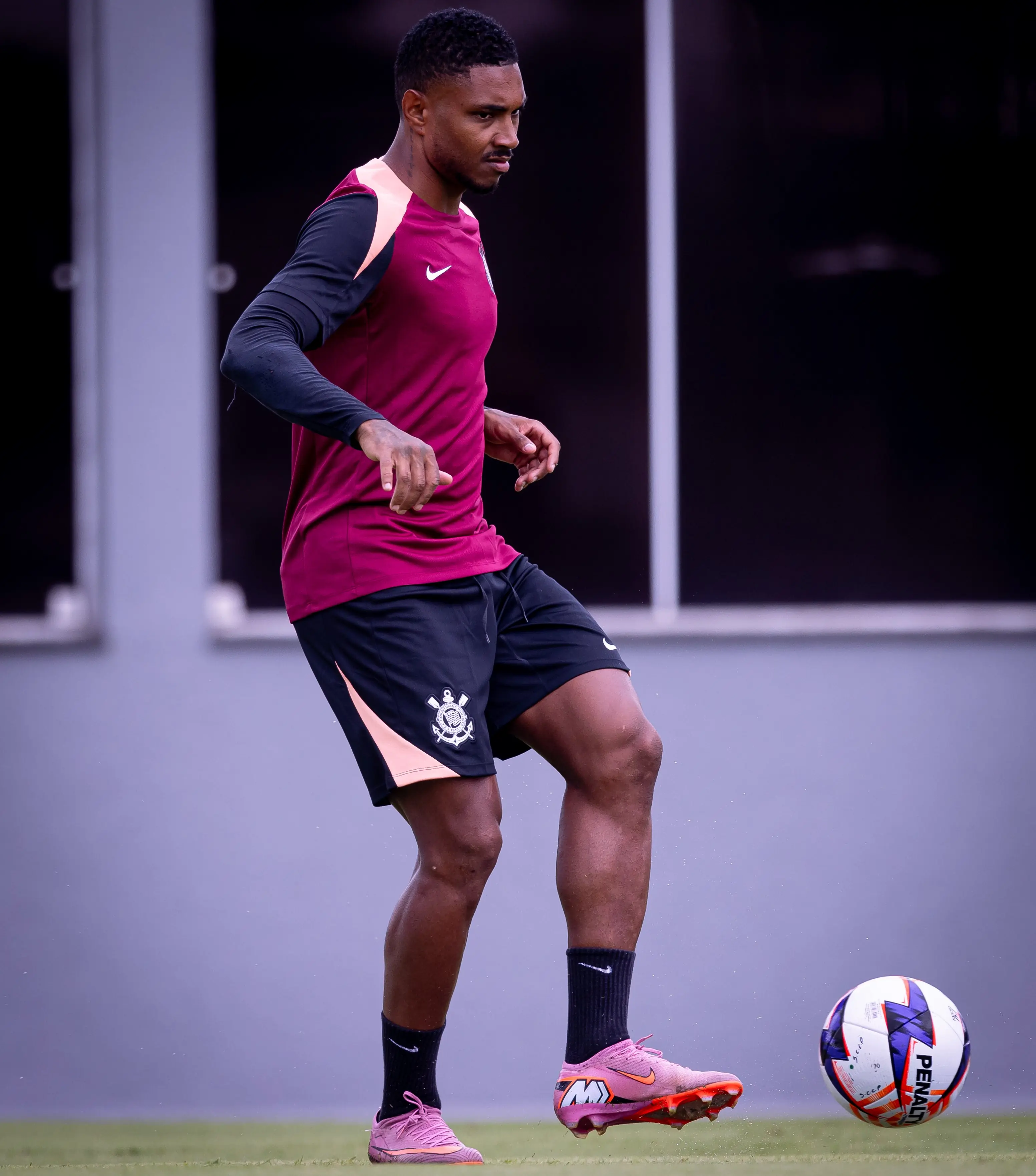 Torcedores veem "bom" início de Vitinho no Corinthians; confira ...