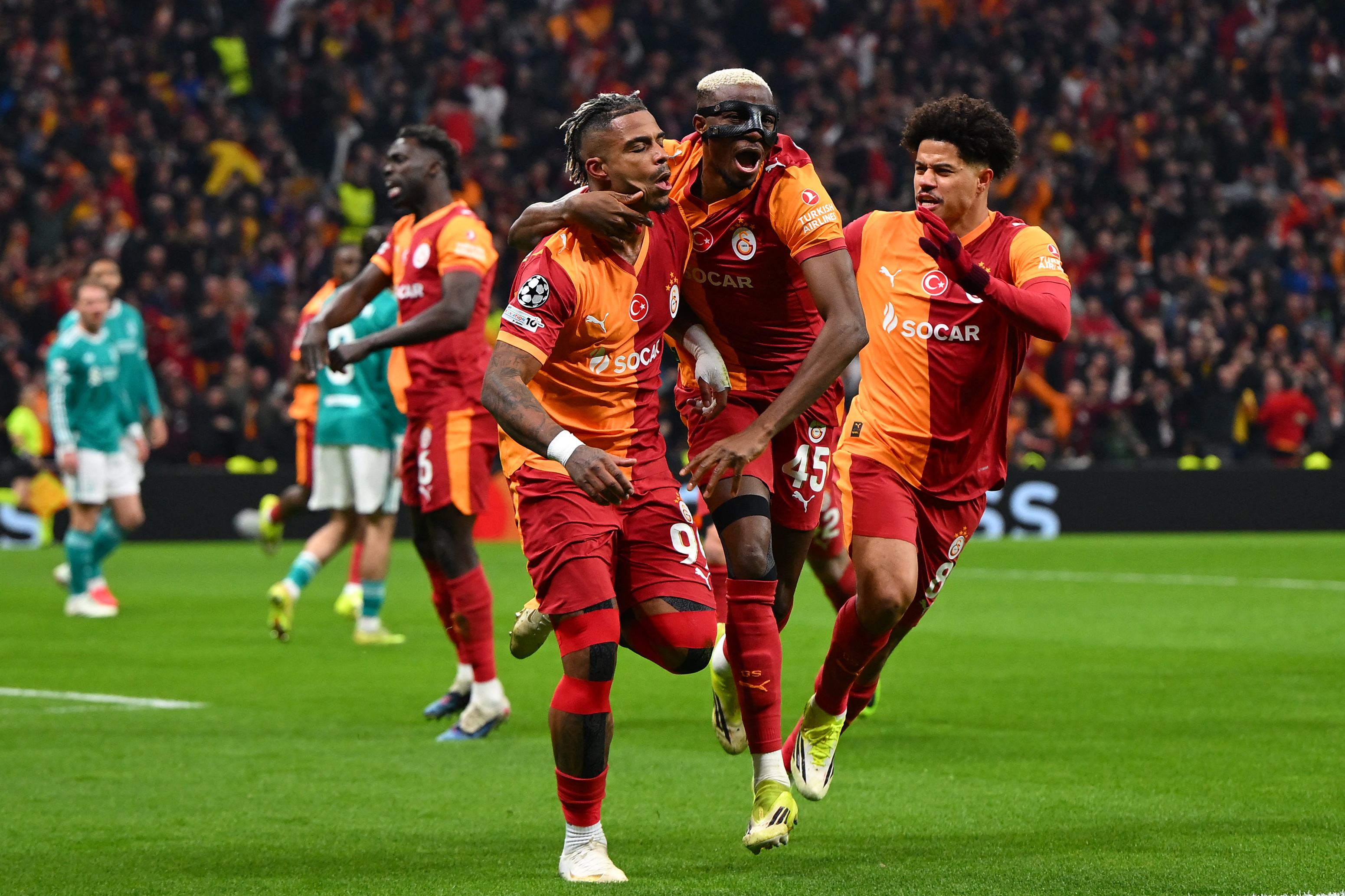 Liverpool perde para o Galatasaray e sai em desvantagem na Liga dos ...