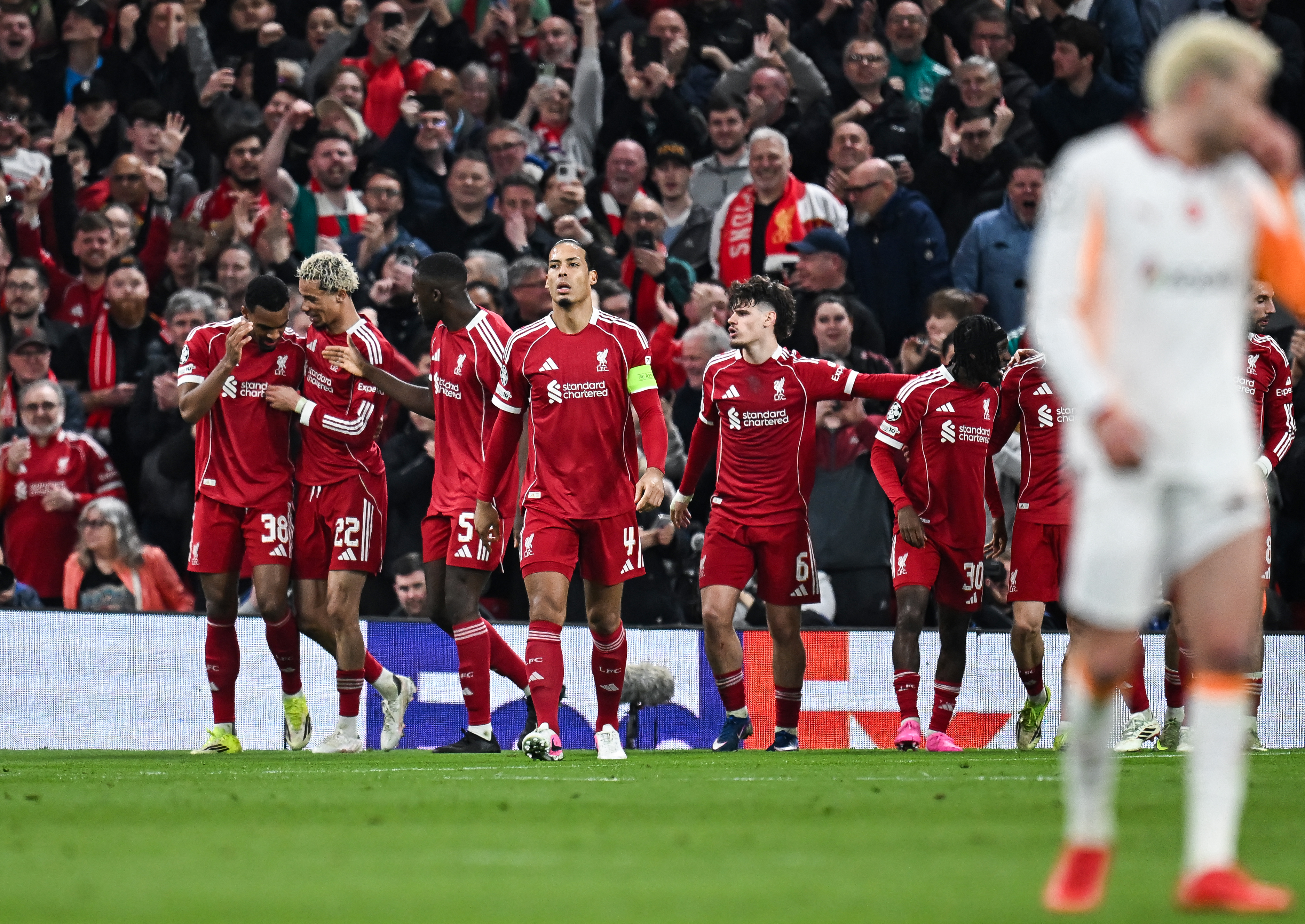 Liverpool goleia Galatasaray e encara o PSG nas quartas da Champions ...