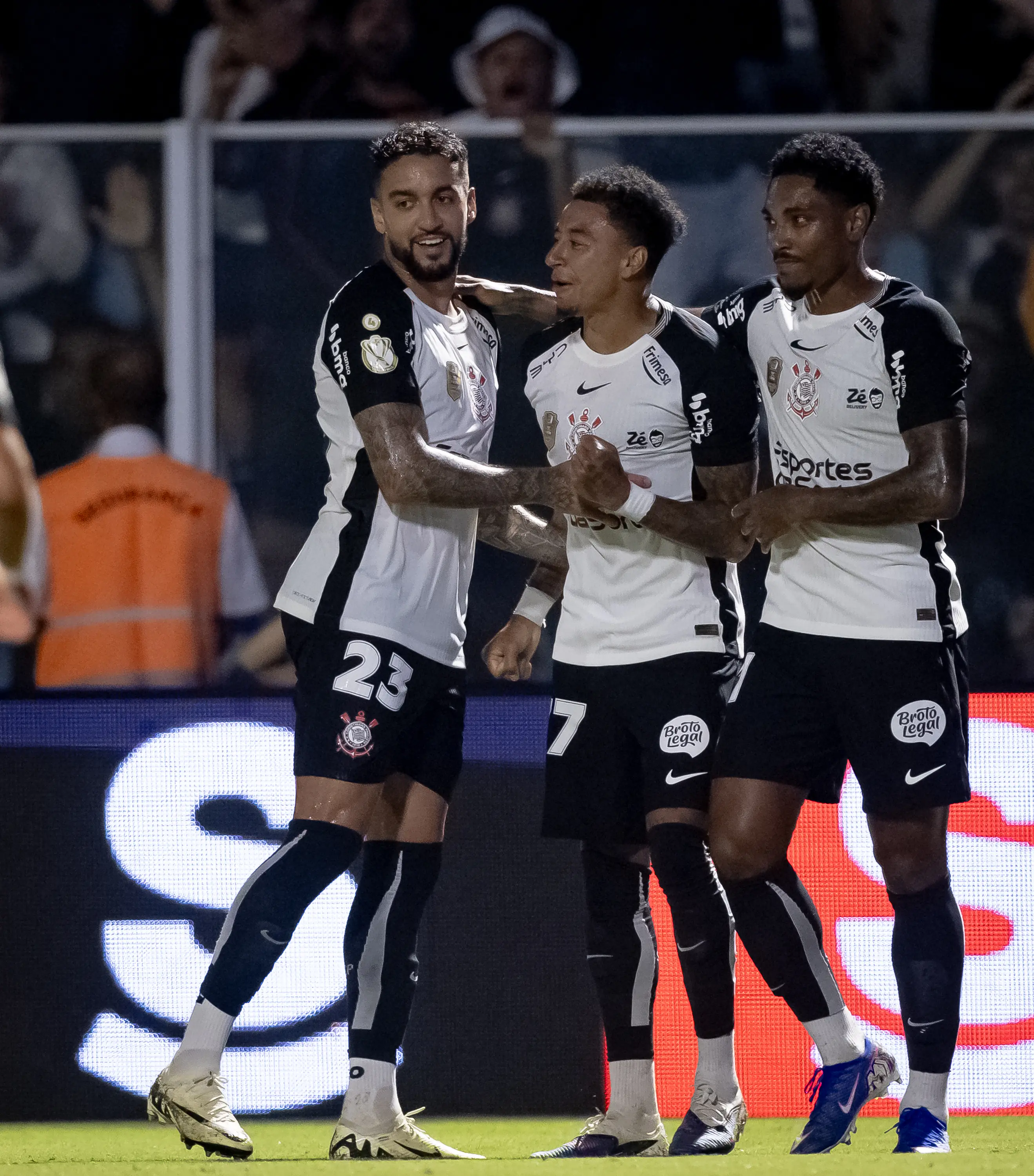 Lingard faz primeiro gol pelo Corinthians em vitória na Copa do Brasil ...