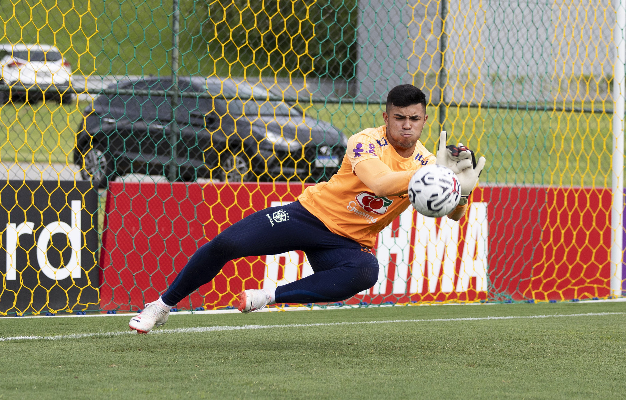 Goleiro Mycael comenta experiências na Seleção e destaca confiança para ...