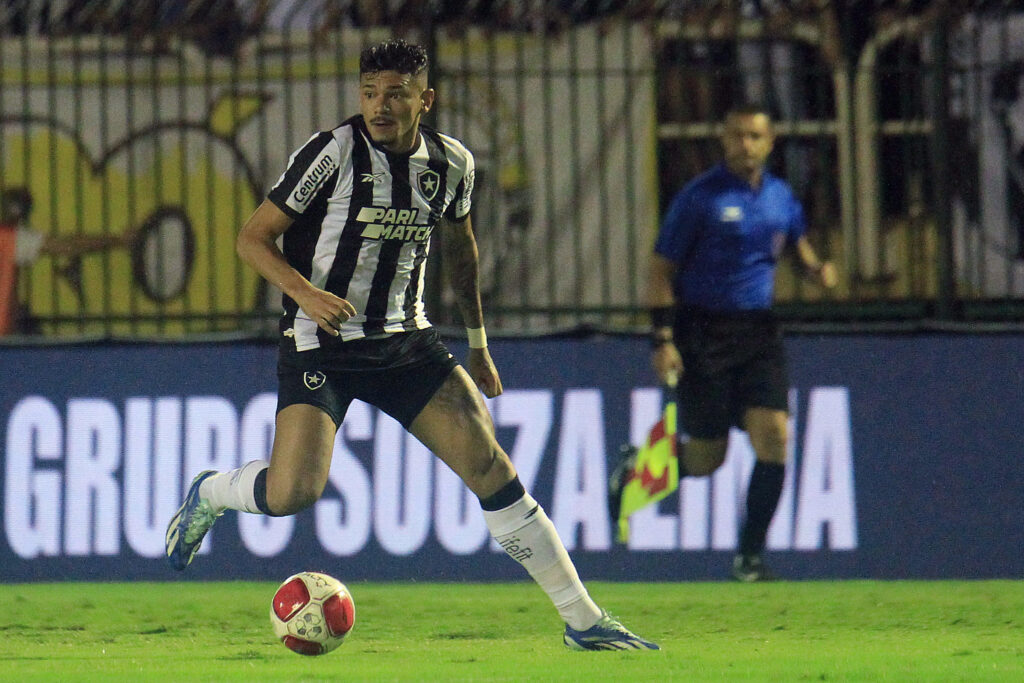 Veja fotos da partida entre Volta Redonda e Botafogo pela oitava rodada ...