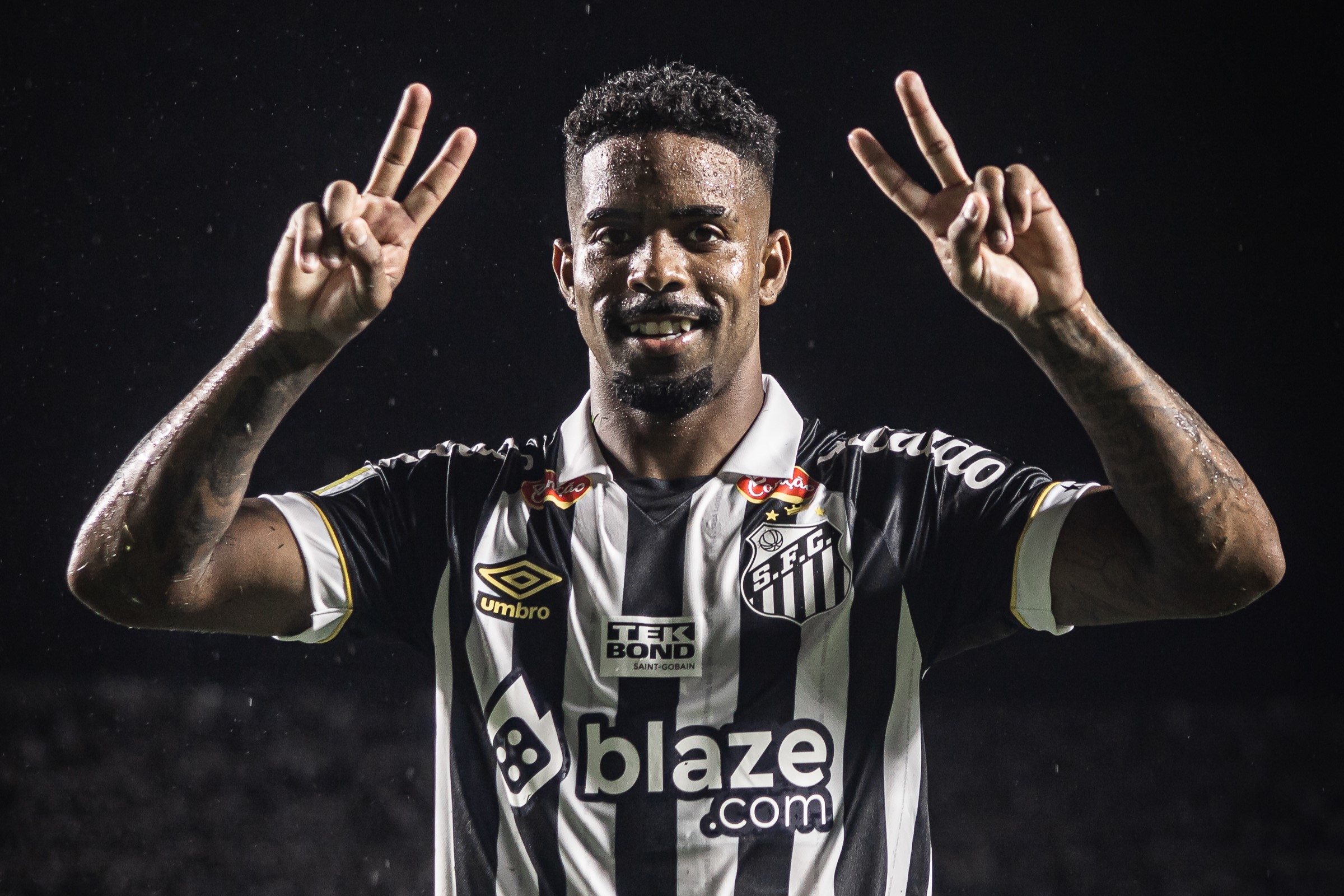 Enquete: torcedores pedem Hayner como titular da lateral direita do ...