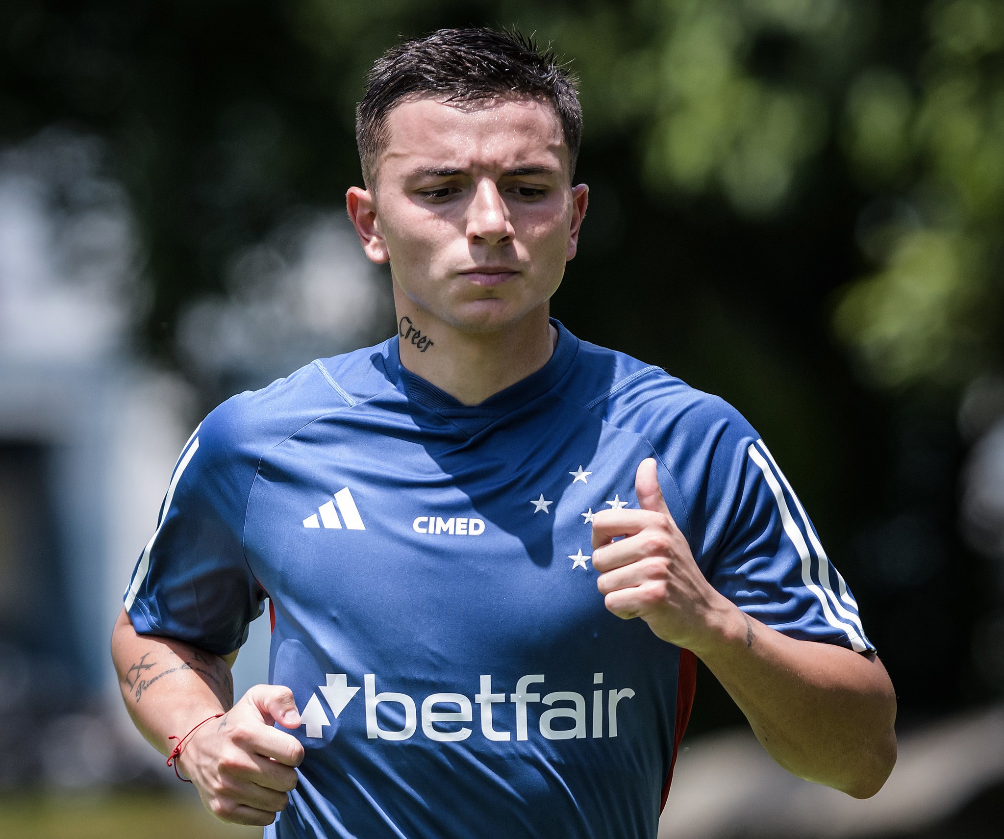 Álvaro Barreal é apresentado no Cruzeiro: "muitas expectativas"