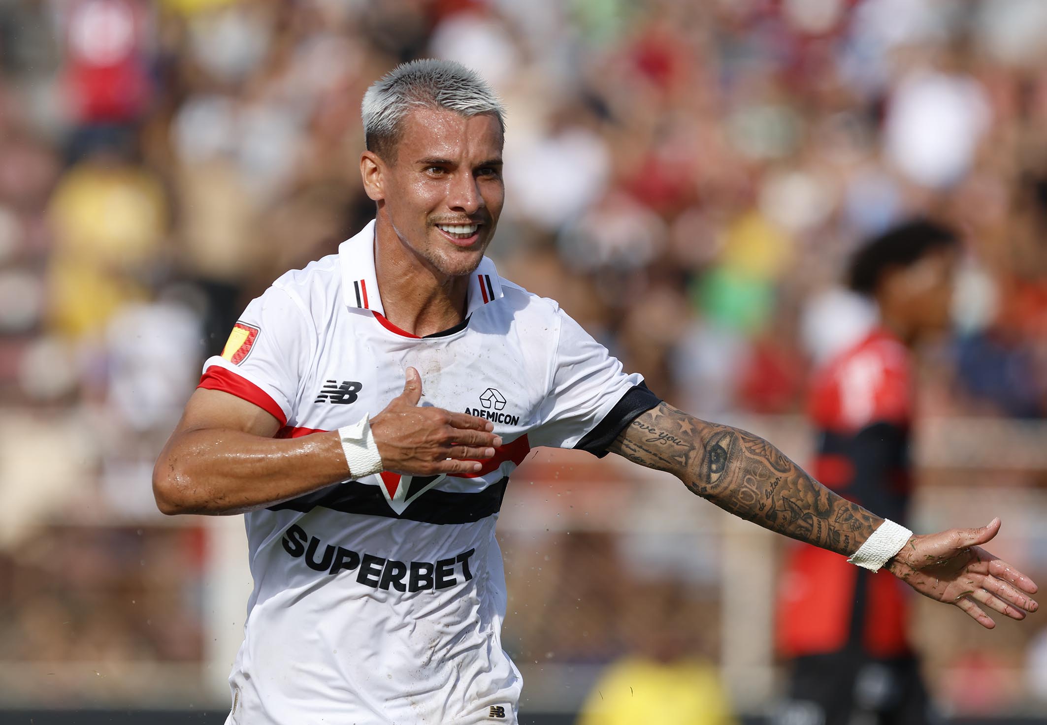 Ferreira se consolida como titular do São Paulo com boas atuações