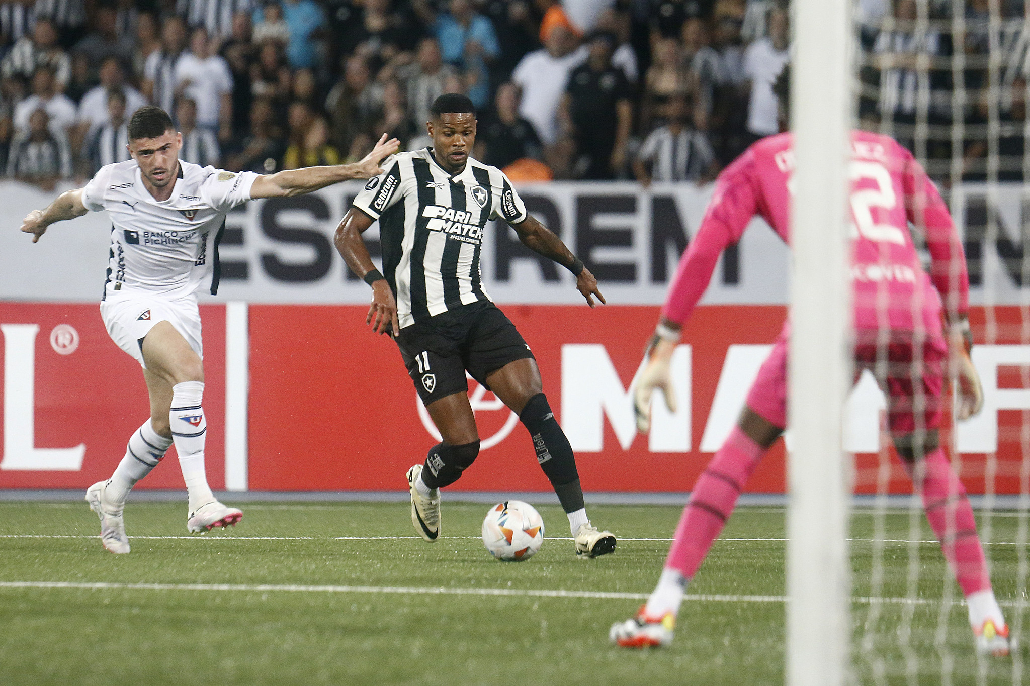 Veja imagens do jogo entre Botafogo e LDU pela Libertadores - Gazeta ...