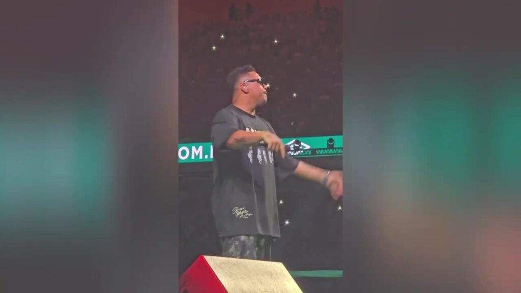 Maraca com show! Sorriso Maroto toca antes da apresentação de Thiago ...