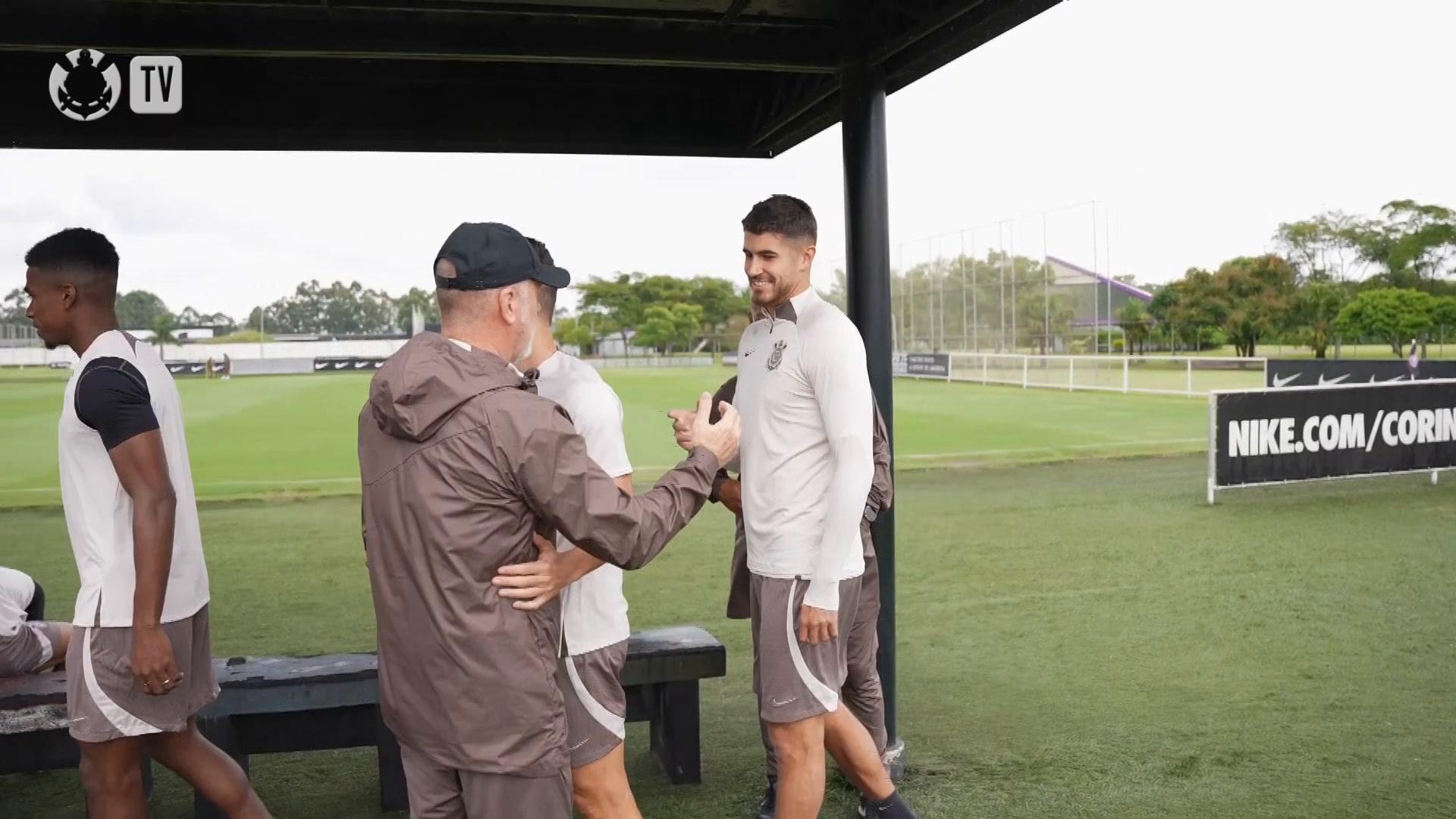 Confira imagens do primeiro treino de Pedro Raul no Corinthians ...