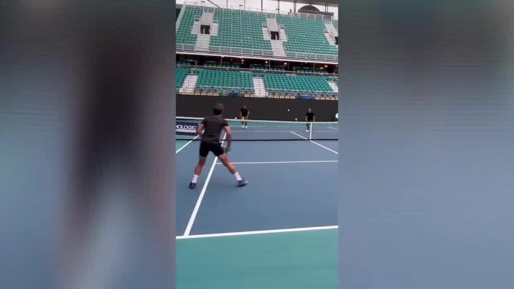 Ronaldo Fenômeno mostra habilidade durante partida de tênis; assista ao ...