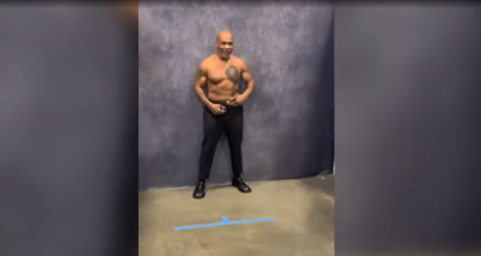 Tyson mostra forma física impressionante em sessão de fotos com fãs ...