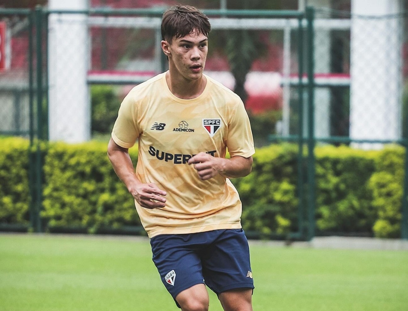 Carpini quase escalou lateral de 16 anos no San-São, mas decidiu ...