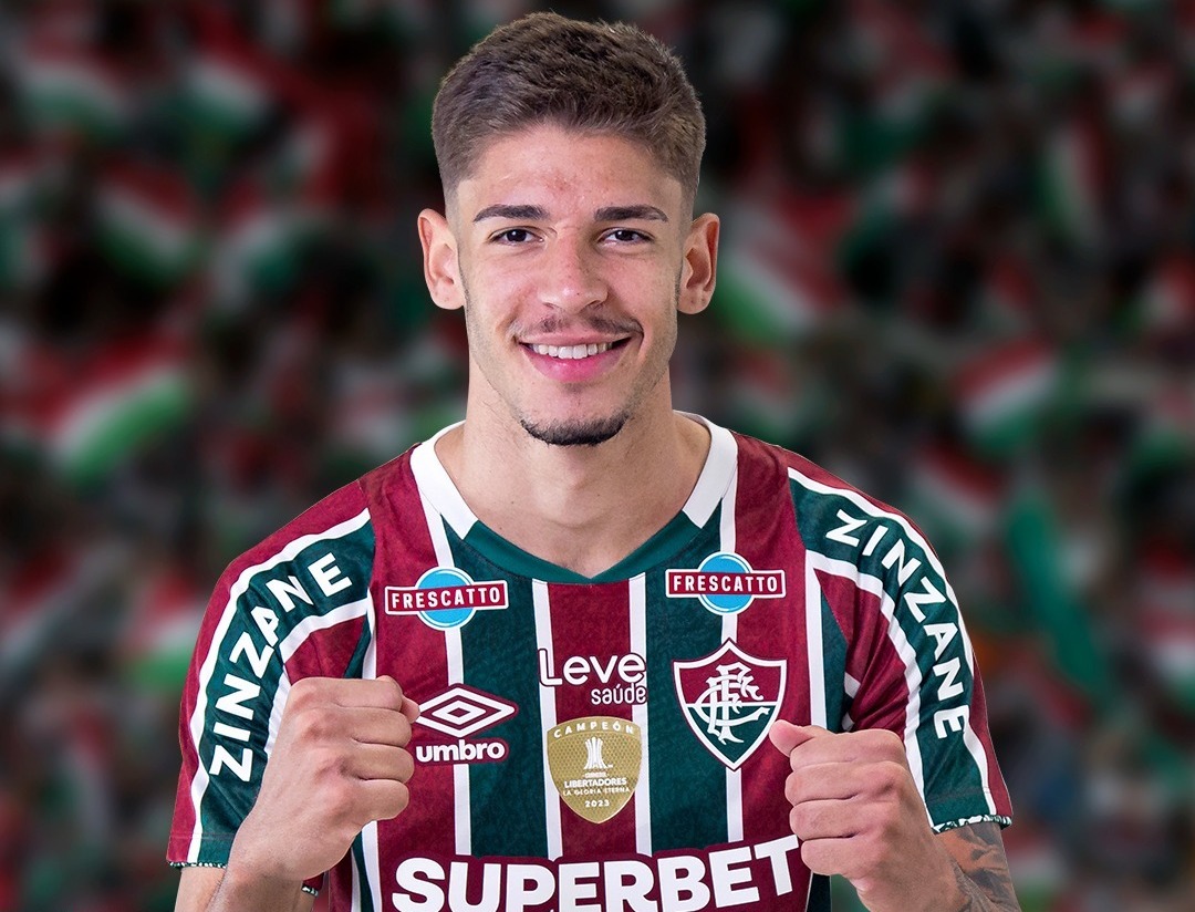 Fluminense anuncia a renovação de Lucas Justen, lateral direito das ...