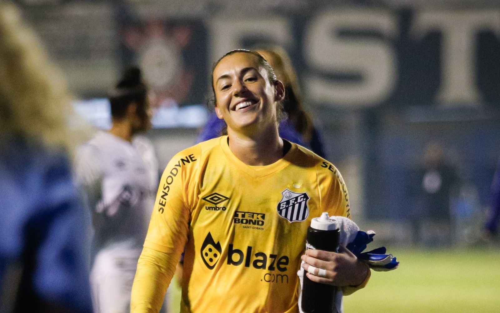 Goleira Kelly espera manter boa fase e ajudar Santos em recuperação no ...