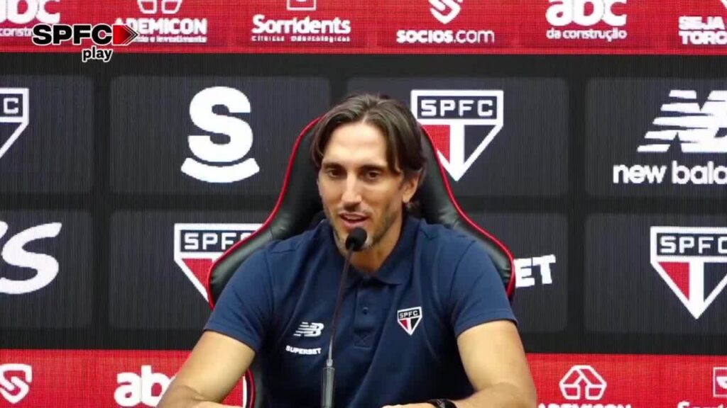 Vai voltar? Zubeldía sinaliza retorno de Lucas para jogo da ...