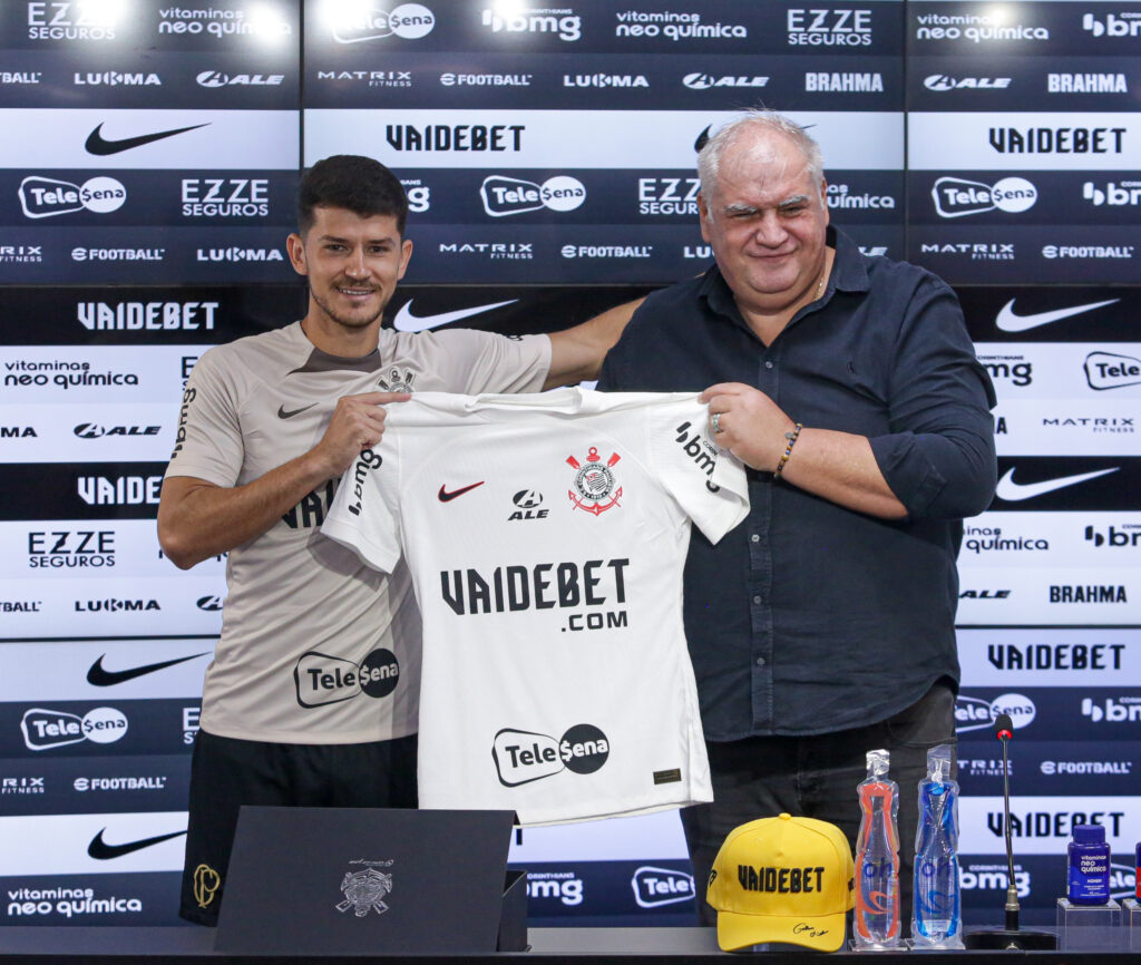 Apresentado no Corinthians, Hugo se define como lateral equilibrado e ...