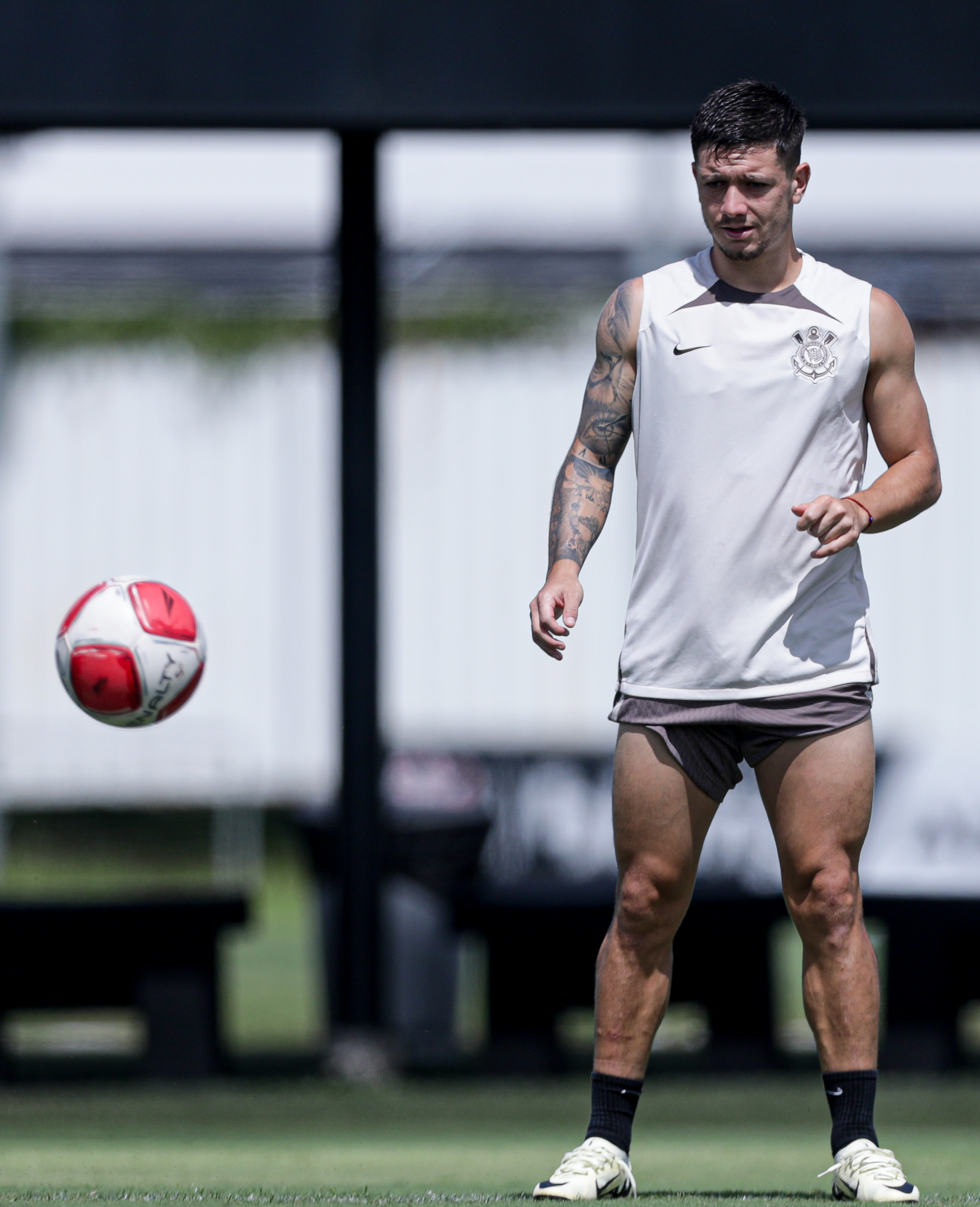 Com saída de Rojas, Rodrigo Garro assume camisa 10 do Corinthians ...
