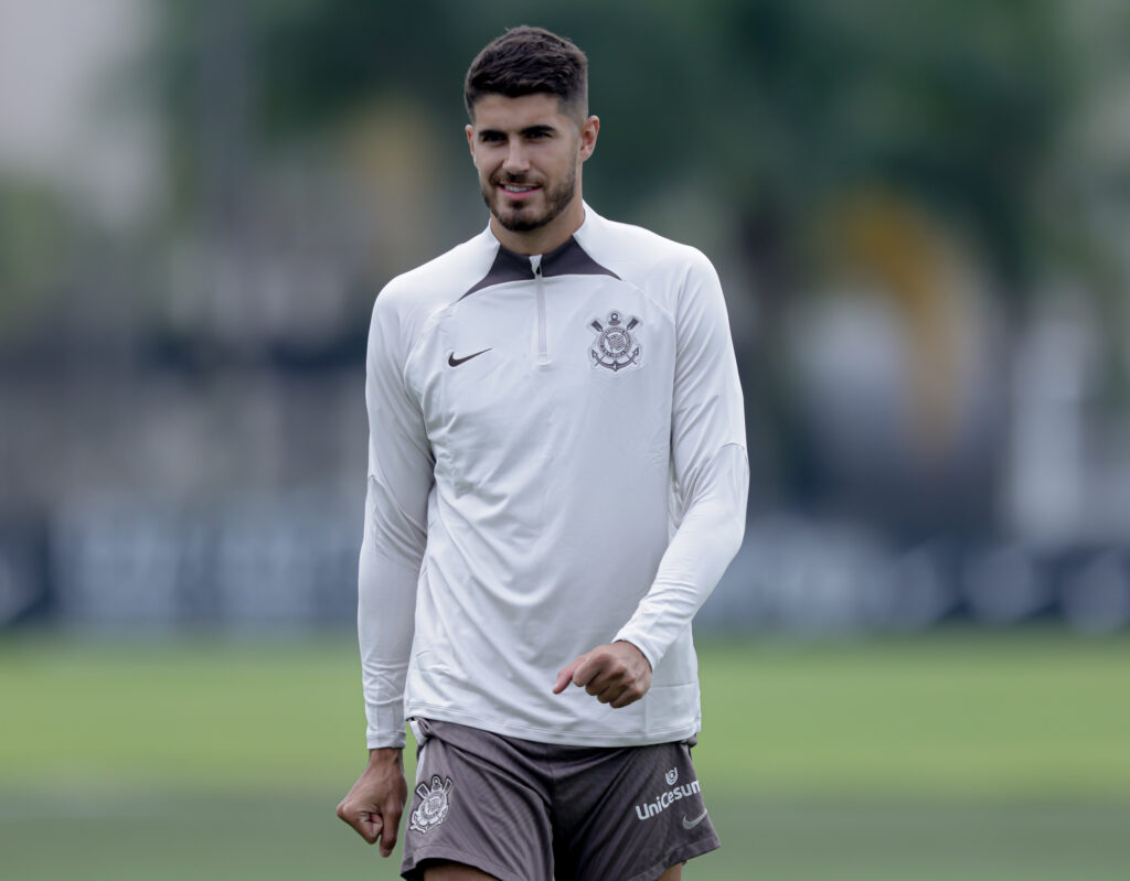 Pedro Raul recebe poucos minutos nos últimos jogos do Corinthians e ...