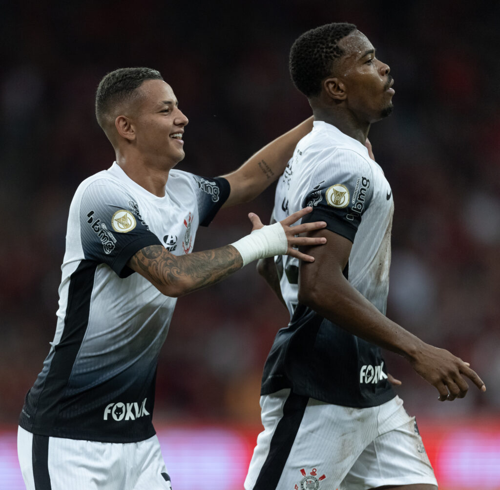 Herói do jogo, Cacá valoriza "foco" do Corinthians em empate com ...