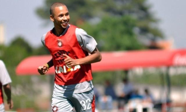 Hernani tem contrato com o Atlético-PR estendido até 2018 - Gazeta ...