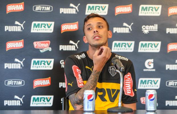 Com Douglas Santos lesionado, Pedro Botelho espera sequência no Galo ...