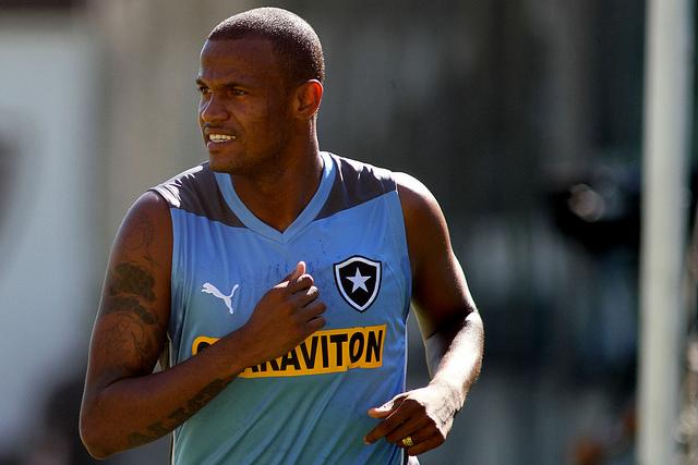 Airton não deverá renovar com Benfica e Botafogo já pensa em contratá ...