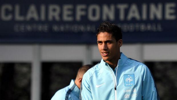 Mourinho pede a contratação de Varane ao Chelsea, diz jornal inglês ...