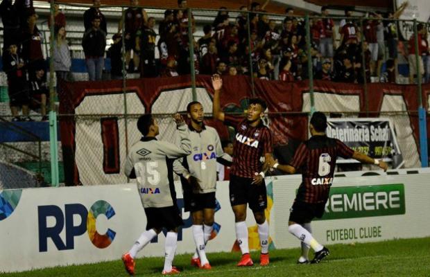 Herói, Cryzan exalta Milton Mendes, mas evita comemorar manutenção ...