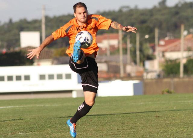 Silvinho revela desejo de titularidade e cobrança da filha por gols ...