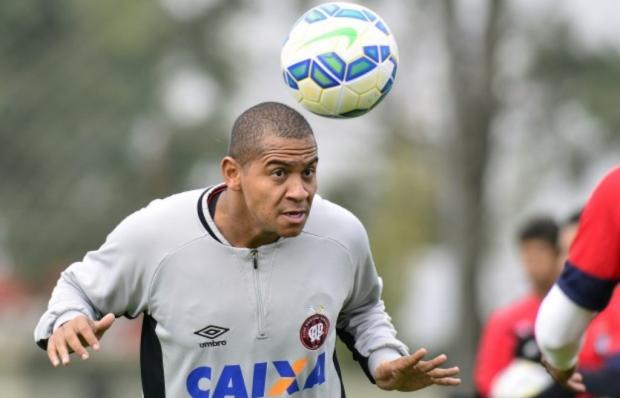 Walter prevê Atletiba equilibrado, convoca o torcedor e promete raça ...