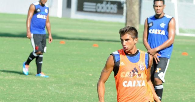 Lucas Mugni decide trocar a Gávea pelo Furacão - Gazeta Esportiva