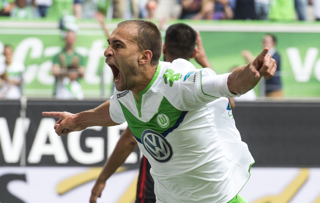 Atual vice-campeão, Wolfsburg estreia com vitória sobre o Frankfurt ...