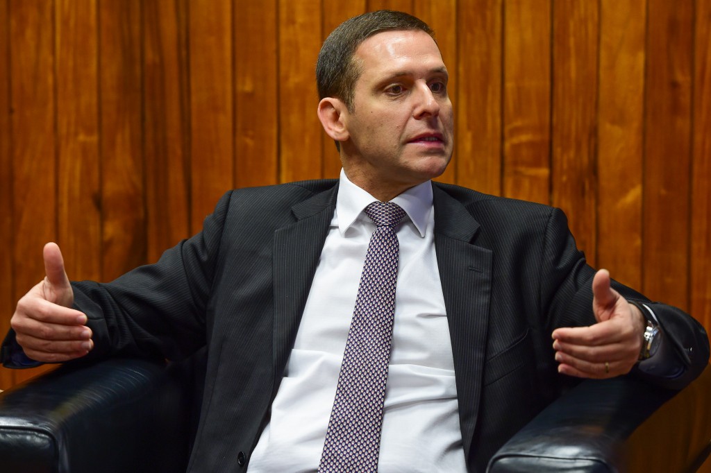 Vinte anos após briga campal, Capez quer que arenas virem shoppings ...