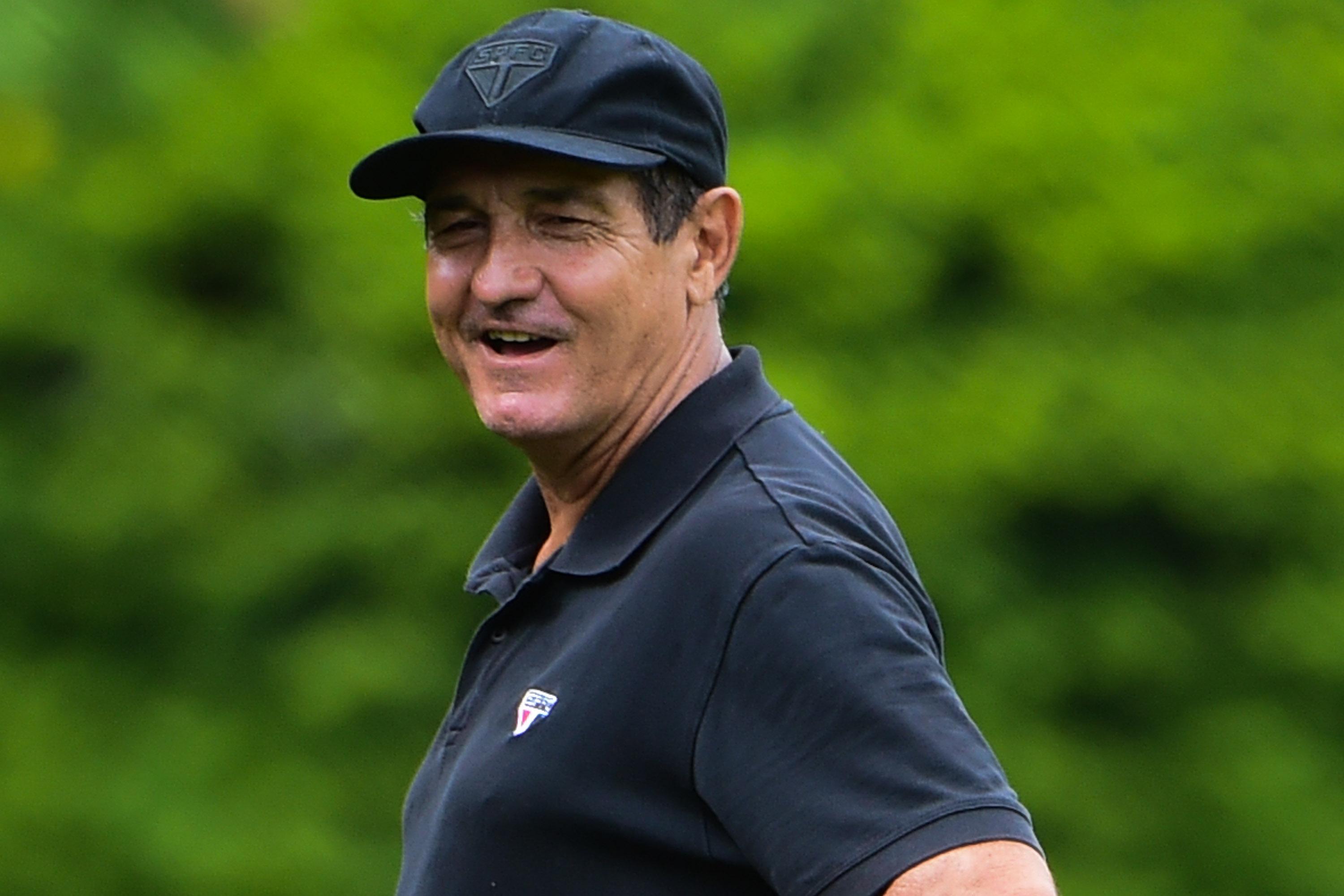 Estreia de Muricy Ramalho como atleta tricolor completa 42 anos ...