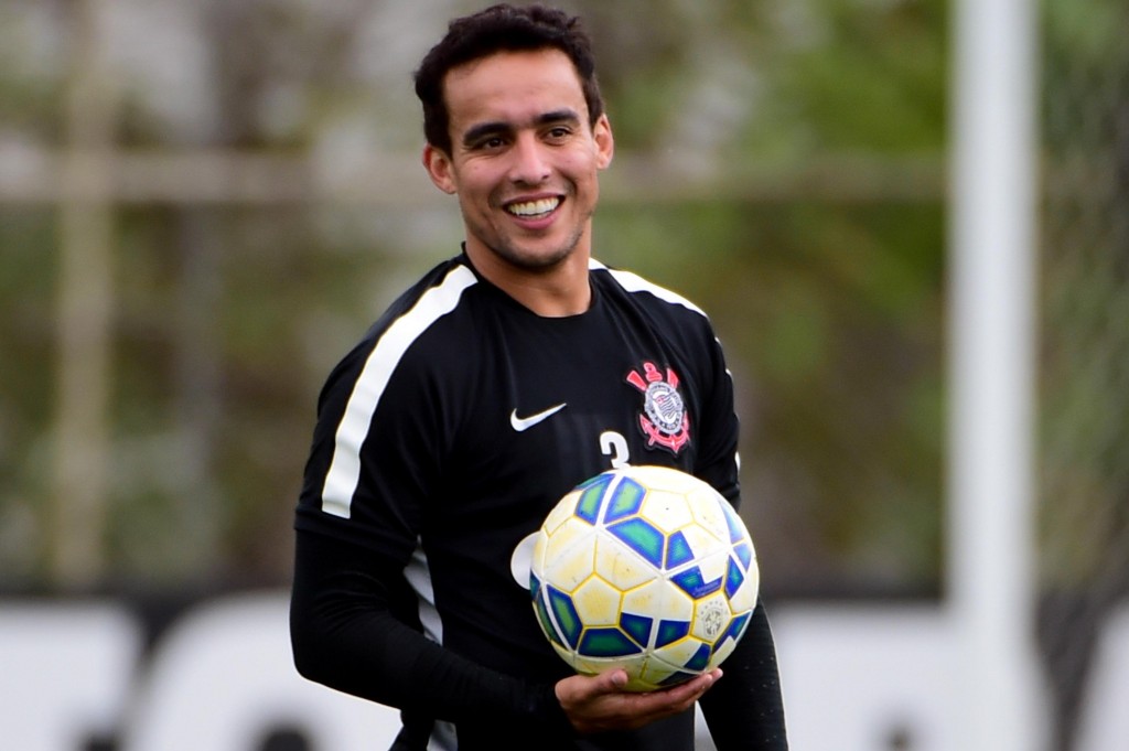 Entre assistência e gol, Jadson escolhe invencibilidade e título do ...