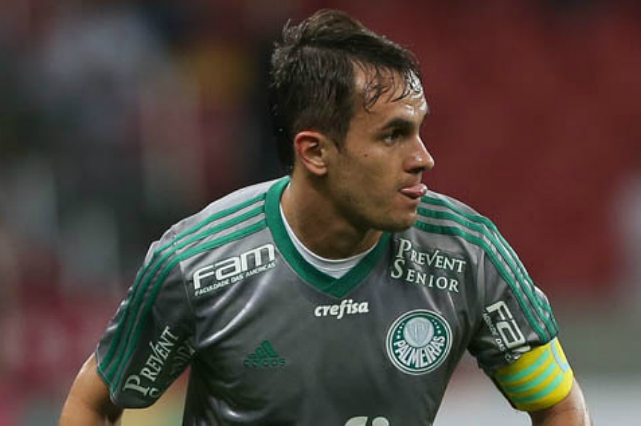 Observado de perto por Dunga, Lucas admite expectativa por convocação ...