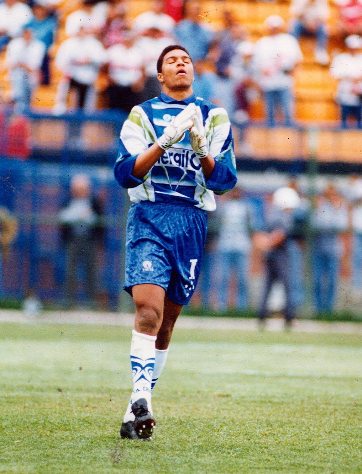 Dida completa 42 anos: relembre a carreira do goleiro em fotos - Gazeta ...