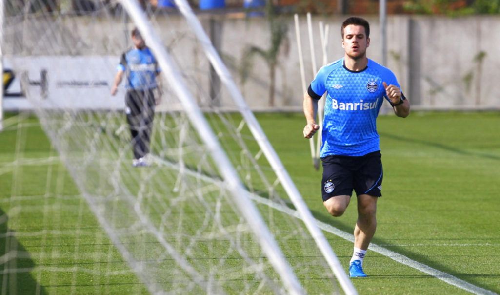 Seis meses depois, Ramiro enfim fica à disposição de Roger no Grêmio ...