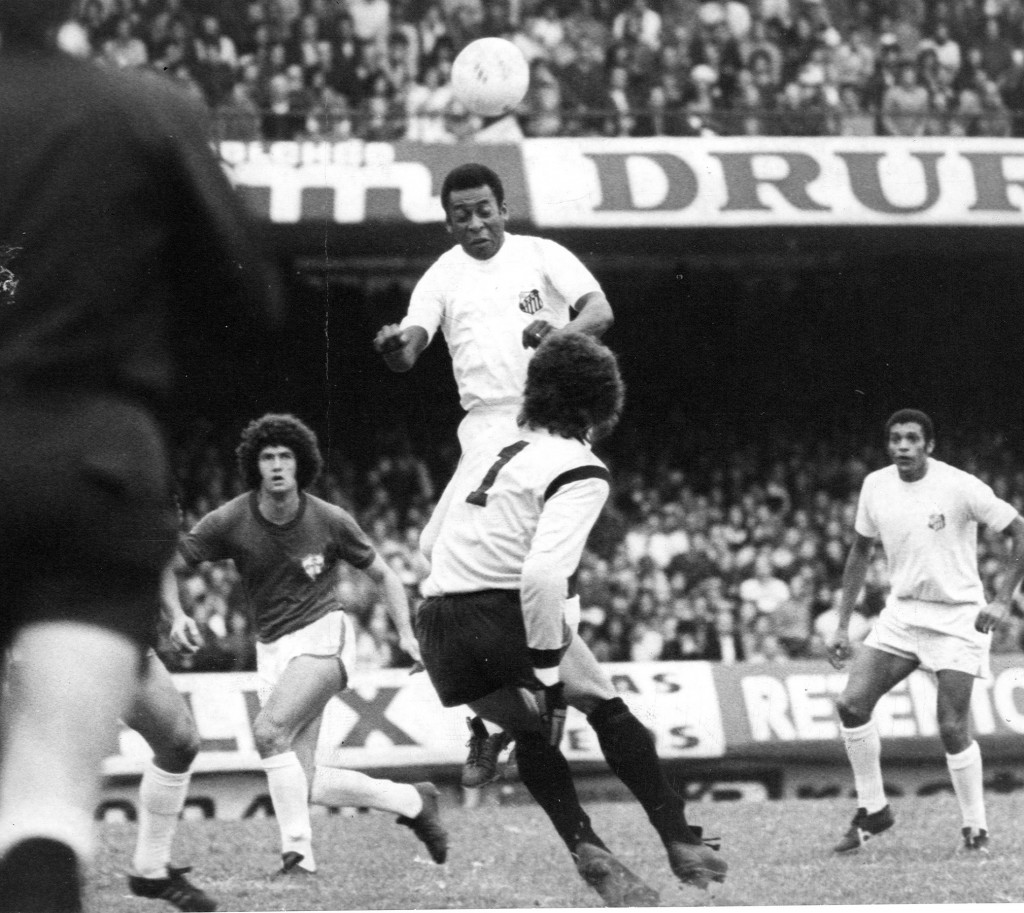 Pelé morre aos 82 anos de idade por complicações do câncer no cólon