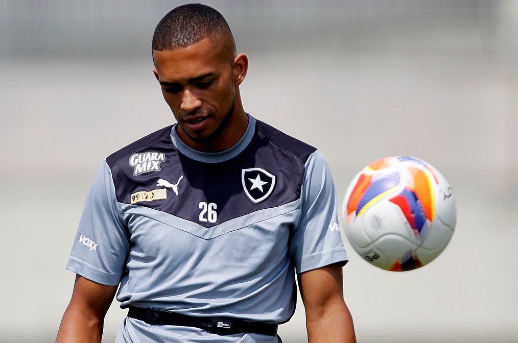 Luís Ricardo prega foco antes de duelo que pode marcar acesso - Gazeta ...