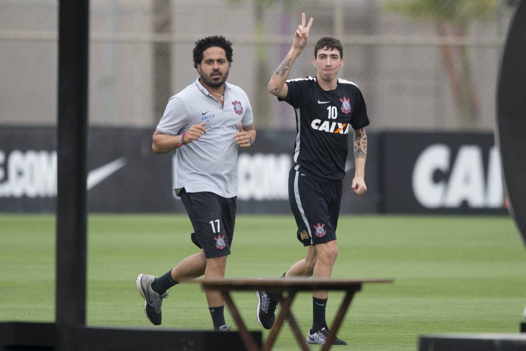 Rildo faz preparo físico para voltar ao Corinthians nas últimas rodadas ...