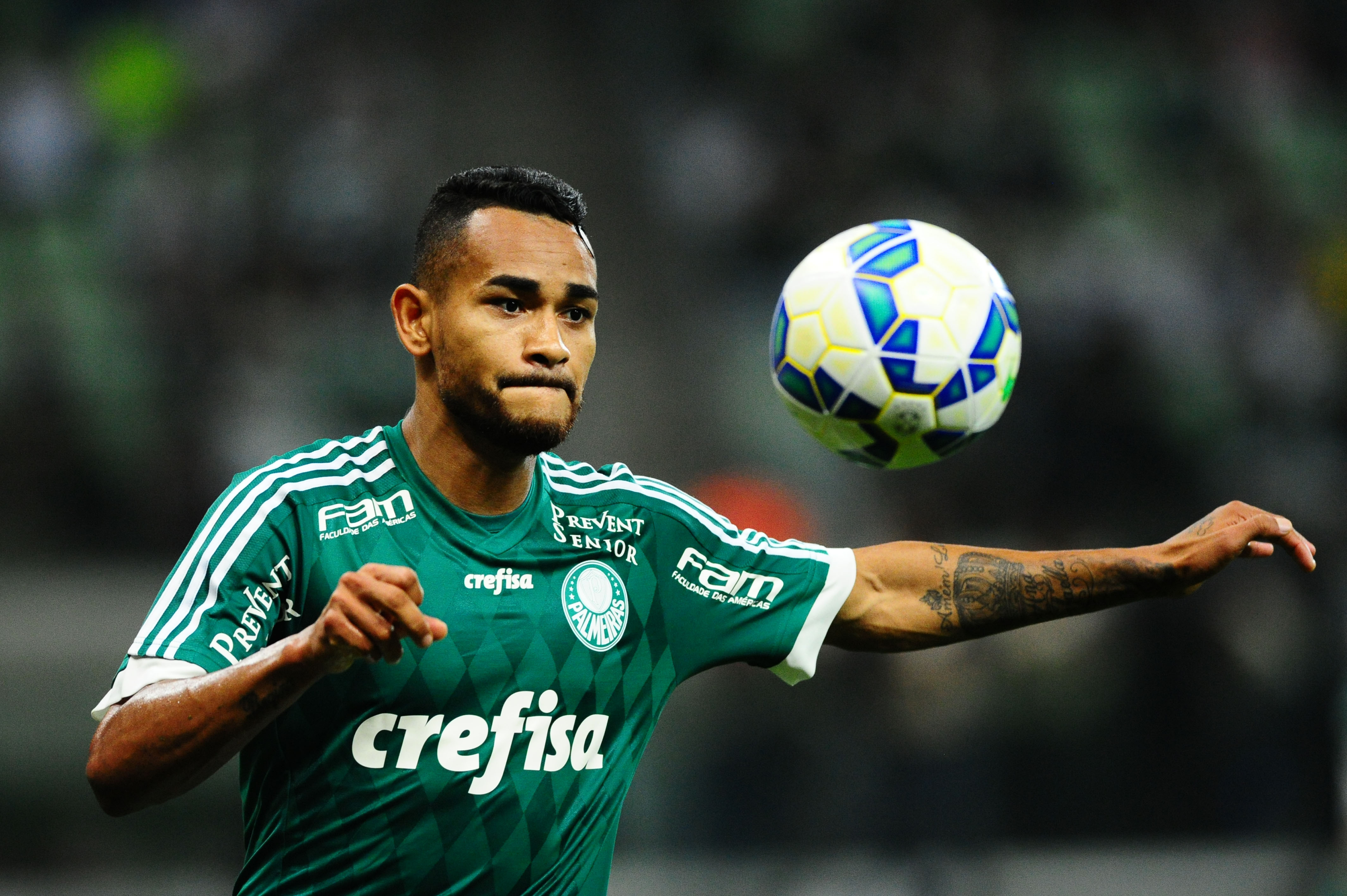 Decidido a ficar no Verdão, Jackson releva polêmica com patrocinadora ...