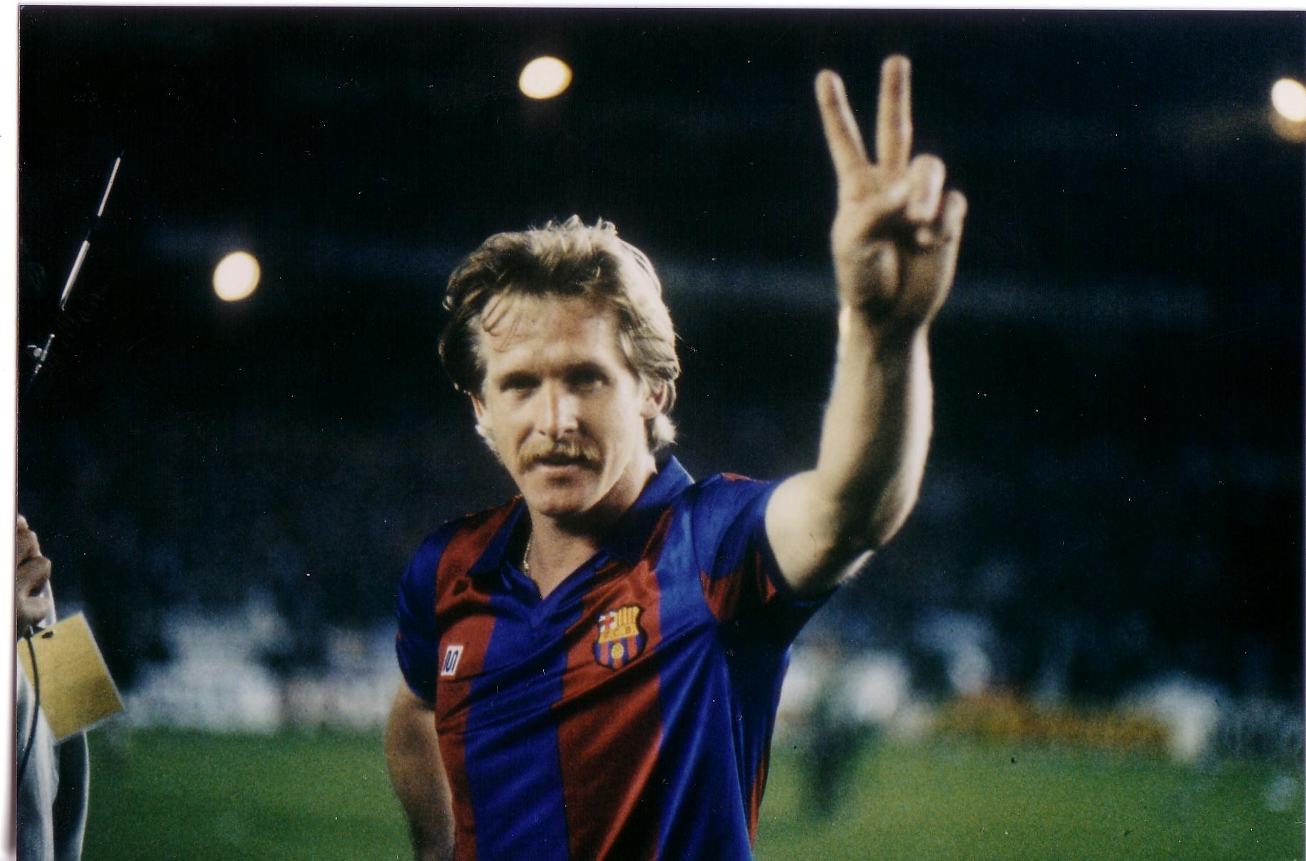 Antes do clássico, veja os principais vira-casacas de Real e Barcelona ...