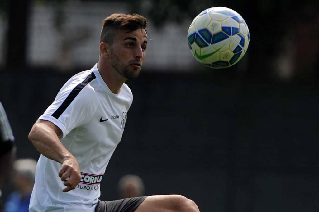 Destaque em jogo-treino, Longuine admite que sentiu peso da camisa ...