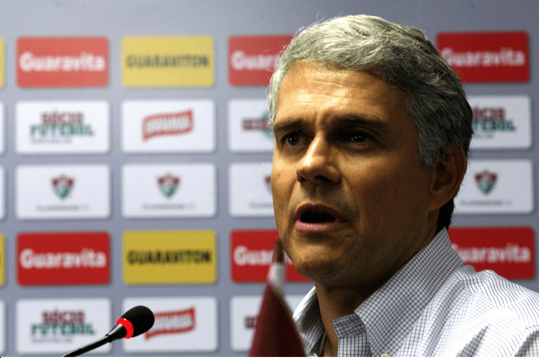 Presidente confirma novo diretor e negocia com mais de um técnico ...