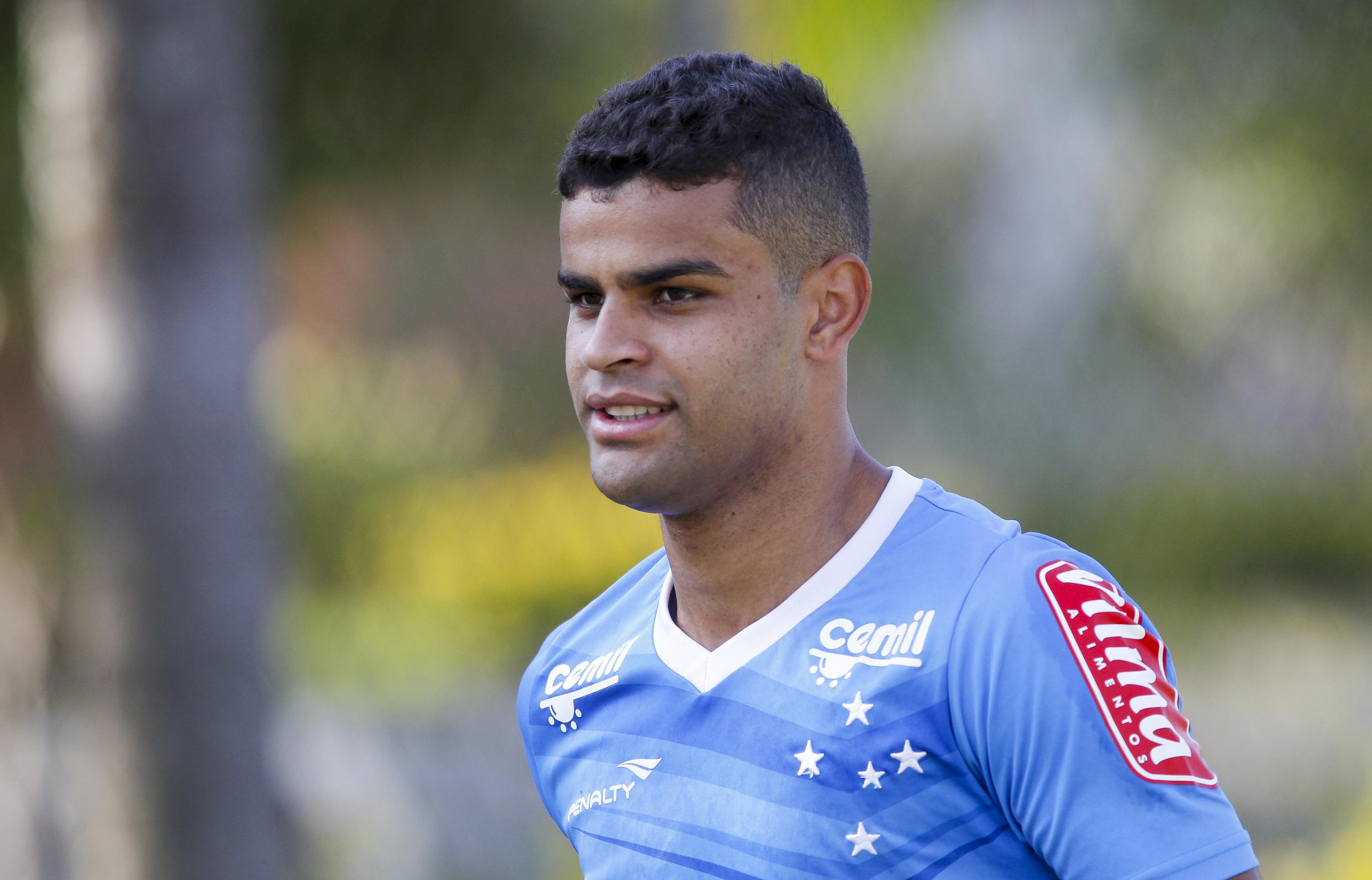 Cruzeiro renova contrato do meia Alisson até junho de 2018 - Gazeta ...